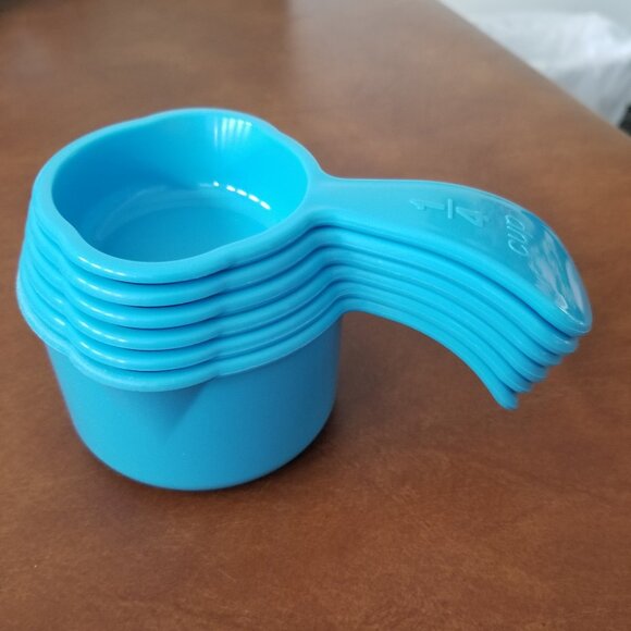 Tupperware | Kitchen | Tupperware Blue Curved Handle Stacking Measuring ...